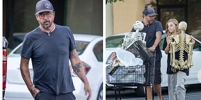 Dave Grohl Seen For The First Time Since Scandal - YellowDanfo